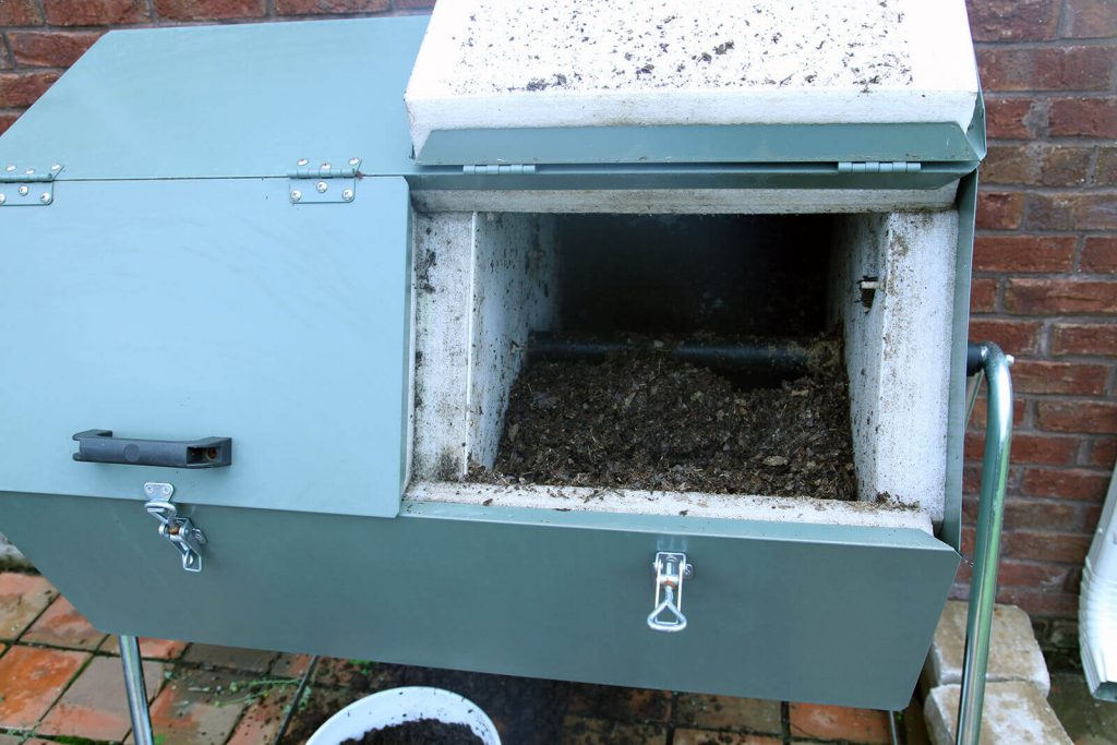 Jora Composter Review (JK270) After 18 Months – Yard and Garage